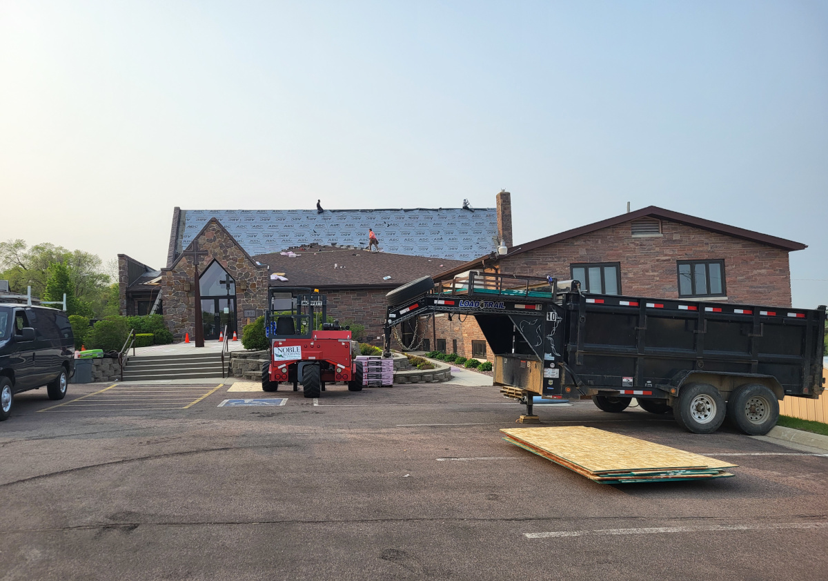 FELC’s Roof Getting Reshingled – First English Lutheran Church